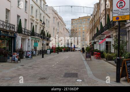 Waitrose Motcomb Street, Knightsbridge Stock Photo - Alamy