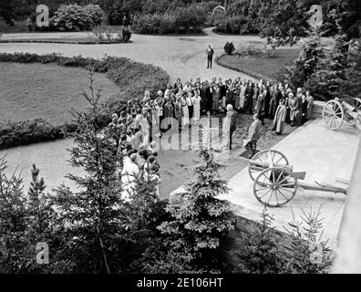Paul von Hindenburg inspecting school groups, historical photograph, c ...