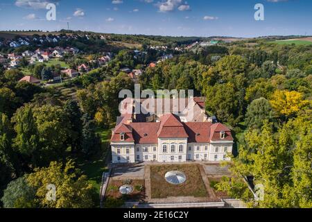 Aerial phooto of Apponyi Castle in Hogyesz, Hungary Stock Photo - Alamy