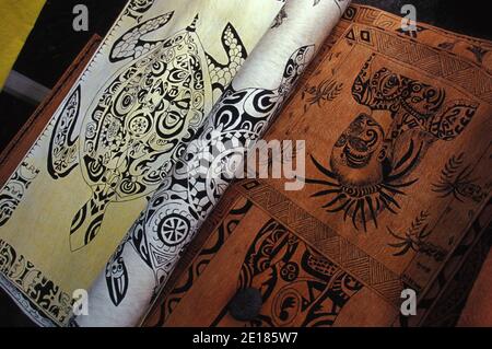 Tapa cloth Marquesas French Polynesia Stock Photo - Alamy
