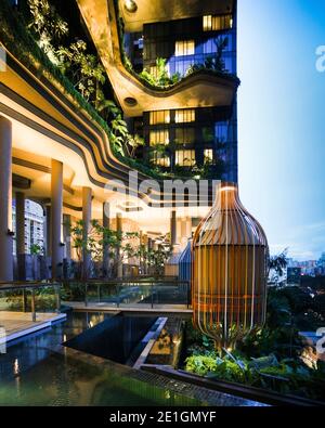 Parkroyal on Pickering Hotel with elevated terraced gardens in ...