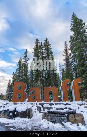 The town of Banff sign in winter, Banff National Park, Alberta, Canada ...