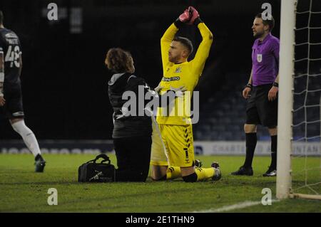 Mark Oxley of Southend United during Sky Bet League Two between ...