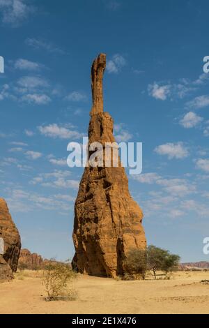 Single rock tower, Ennedi plateau, Chad Stock Photo - Alamy