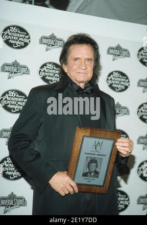 JOHNNY CASH Credit: Ralph Dominguez/MediaPunch Stock Photo - Alamy