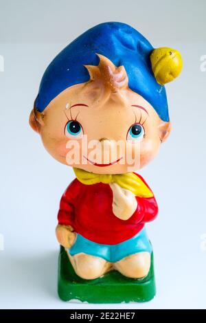 1960's noddy figure with waggly head. Kneeling noddy on green base ...