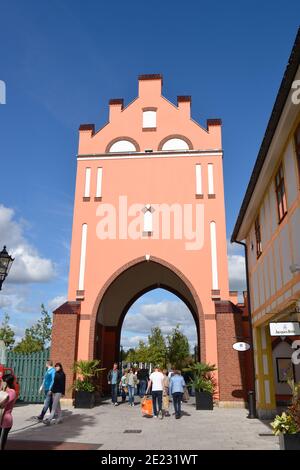 Eingangstor, Designer Outlet B5, Wustermark, Brandenburg, Deutschland ...