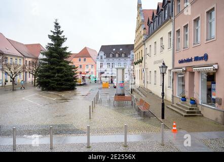 Bad Belzig, Germany. 12th Jan, 2021. The green imprint of a bare foot ...