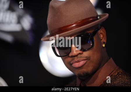 Ne-Yo arrives at the 2011 MTV Video Music Awards at Nokia Theatre L.A ...