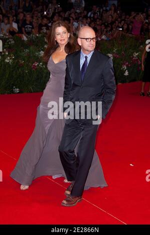 US director Steven Soderbergh and his wife, writer Jules Asner ...