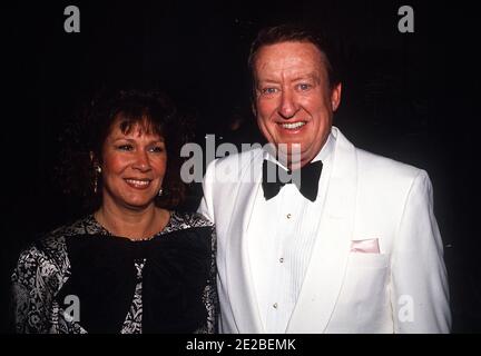 TOM POSTON WIFE KAY Credit: Ralph Dominguez/MediaPunch Stock Photo - Alamy