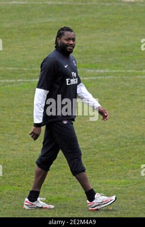 PSG's goal keeper Apoula Edima Edel during the soccer training session ...