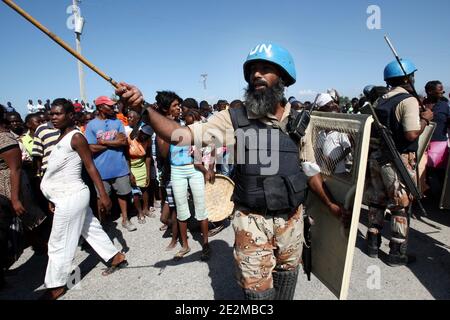 Jordan and Pakistani UN peacekeepers provide security during the ...