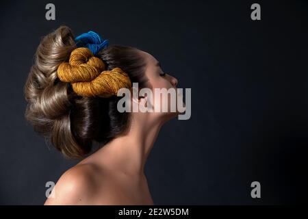 Spanish Updo Hair Stock Photo - Alamy