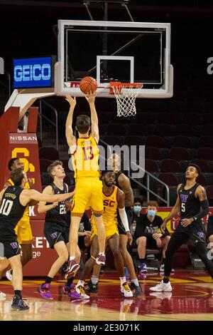 Southern California Trojans guard Drew Peterson (13) shoots during an ...