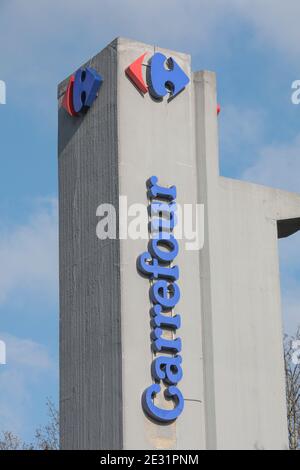 CARREFOUR HYPERMARKET, PARIS Stock Photo - Alamy