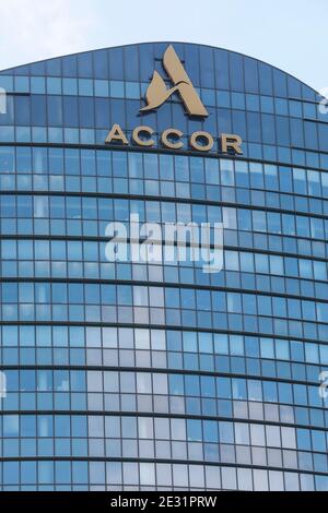 SEQUANA TOWER, ACCOR'S HEADQUARTERS, ISSY-LES-MOULINEAUX Stock Photo ...