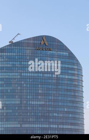 SEQUANA TOWER, ACCOR'S HEADQUARTERS, ISSY-LES-MOULINEAUX Stock Photo ...