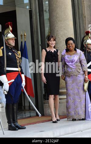 L-R : Mali's first lady Lobbo Traore Toure, Congolese first lady ...