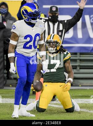 Wide receiver (17) Davante Adams of the Las Vegas Raiders warms up ...