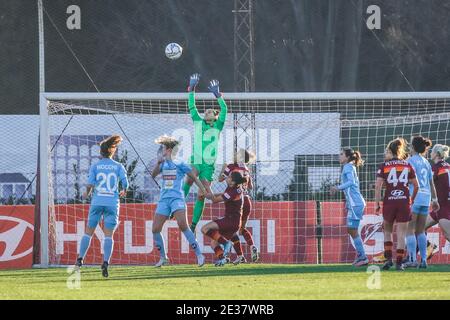 Rachele Baldi of AS Roma saves for the ball during the Italian Women ...