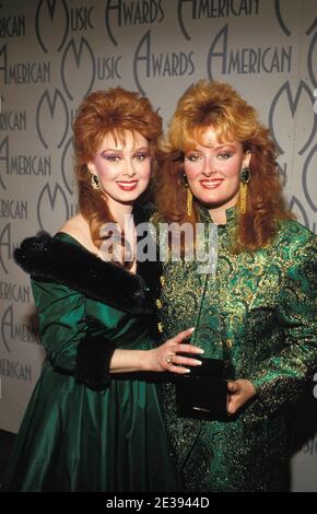 THE JUDDS Wynonna and Naomi Judd about 1987 Stock Photo - Alamy