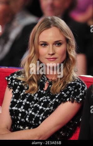 Diane Kruger lors de l'enregistrement de l'emission Vivement Dimanche a ...