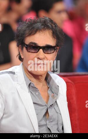 Elli Robert Fitoussi aka F.R. David lors de l'enregistrement de l ...