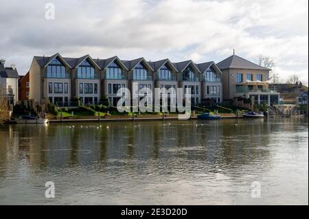The Roux at Skindles brasserie, on the River Thames in Taplow ...