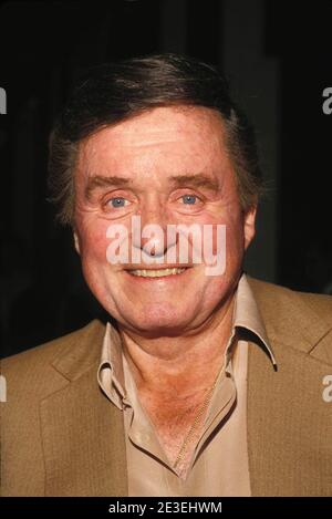 Mike Douglas 1986 Credit: Ralph Dominguez/MediaPunch Stock Photo - Alamy