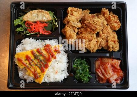 Korean fried chicken bento box Stock Photo - Alamy