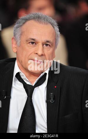 Francis Perrin lors de l'enregistrement de l'emission Vivement Dimanche ...