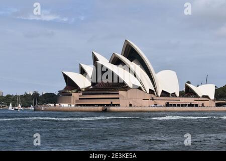 Design and innovation, the Sydney Opera House, Monumental Steps, Sails ...