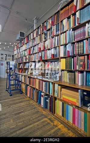 Inside the Strand Book store, New York City, USA Stock Photo - Alamy