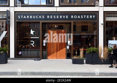 Starbucks Reserve New York Roastery Stock Photo - Alamy