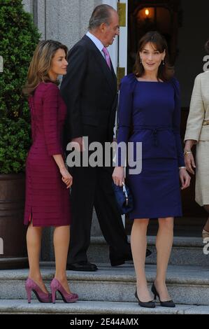 Carla Bruni-Sarkozy, Spain's Princess Letizia attend a gala dinner at ...