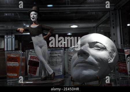 "French mime artist Marcel Marceau's belongings to be auctioned at ...
