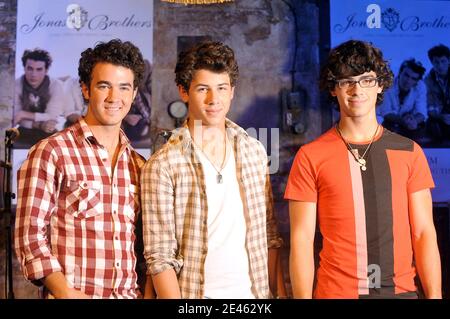Jonas Brothers Photoshoot Lines Vines And Trying Times