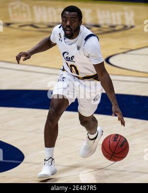 California guard Makale Foreman (10) drives against Arizona guard ...