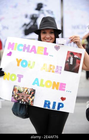 Atmosphere around Staples Center prior the Michael Jackson Memorial ...