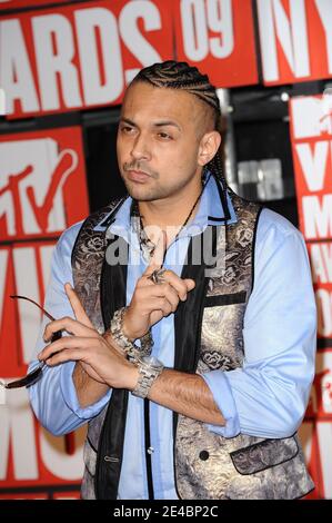 Reggae artist Sean Paul arriving at the 2009 MTV Video Music Awards ...