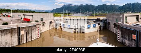 China Three Gorges Dam Ship lock,China Three Gorges Hydropower Ship ...