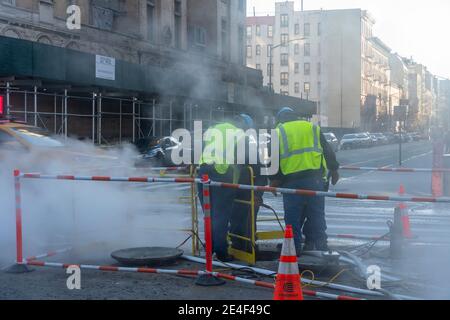 Con Edison maintenance crew work on the Second Avenue 2020 Stock Photo ...
