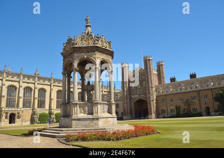 Fountain and Great Gate, Great Court, Trinity College, Cambridge ...