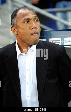 Antoine Kombouare during french 1st League soccer match between Lille ...