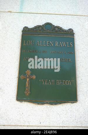 LOU RAWLS US singer in 1976 Stock Photo - Alamy