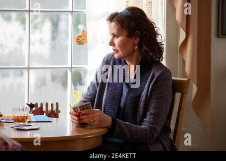USA. Geena Davis in a scene from ©Warner Bros film: Beetlejuice (1988 ...