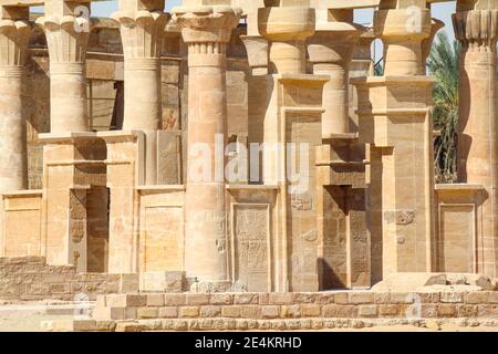 Egypt, Kharga oasis, temple of Hibis, Egyptian Stock Photo - Alamy
