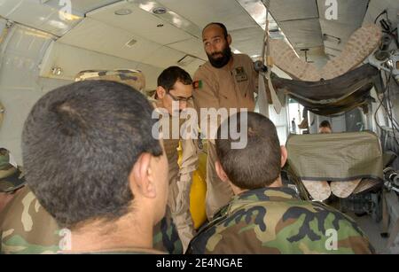 Medic course performs medevac training Stock Photo - Alamy
