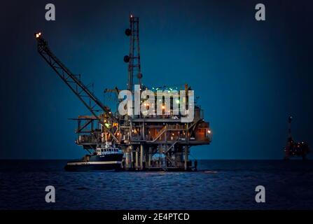 ExxonMobil natural gas platform in Mobile Bay, Alabama, USA Stock Photo ...